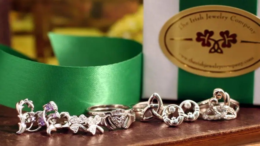 Jewelry: Definition, Types, Trends, and Timeless Appeal – Let's Talk ...
